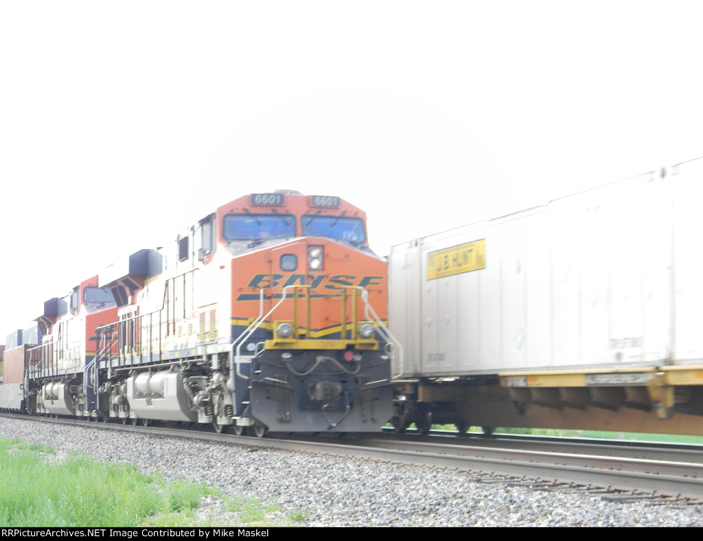 BNSF 6601